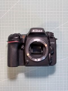 Nikon D5600 Body (defective lens), Photography, Cameras on Carousell