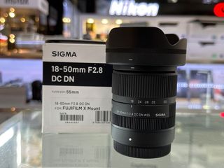 Sigma 18-50mm F2.8 DC DN Contemporary Lens for Sony E-Mount (98% Like ...