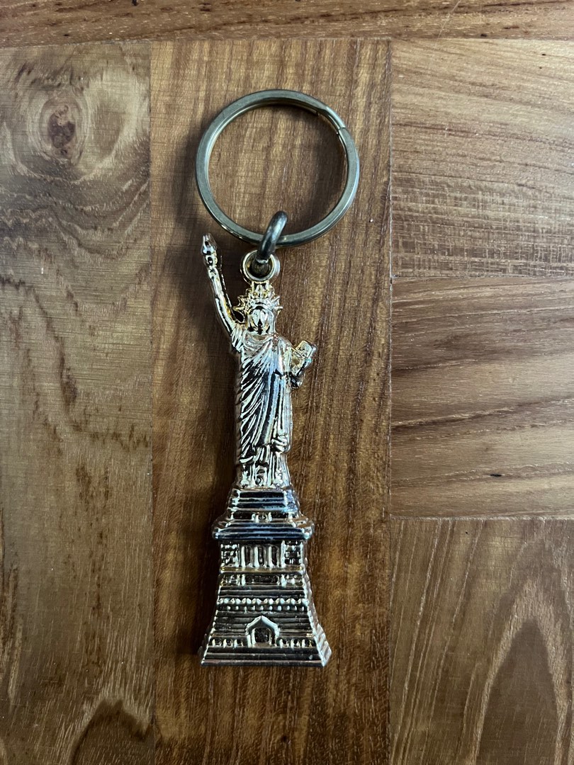 Statue of Liberty Keychain, Hobbies & Toys, Memorabilia & Collectibles ...