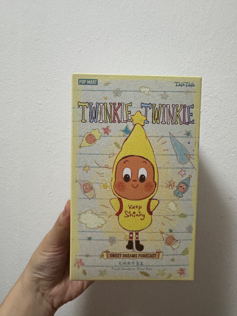 Twinkle twinkle hug from snowman, Hobbies & Toys, Toys & Games on Carousell