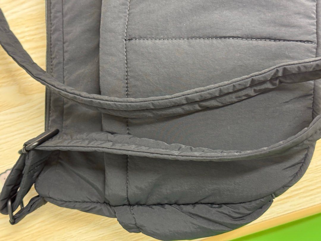 Bella by Emma Cloud Essential Sling Bag, Women's Fashion, Bags ...