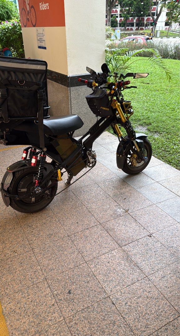 Custom Electric Scooter - Black and Gold, Sports Equipment, PMDs, E-Scooters & E-Bikes, E ...