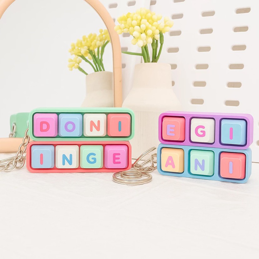 FIDGET FINGER KEYBOARD CHRISTMAS GIFT KEYRING KEYCHAIN BAG TAG NAME TAG ...