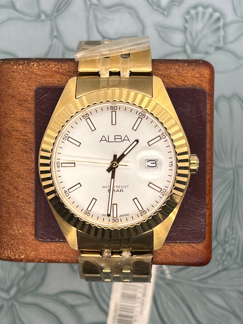 Seiko Alba Gold Flutted Bezel, Men's Fashion, Watches & Accessories ...