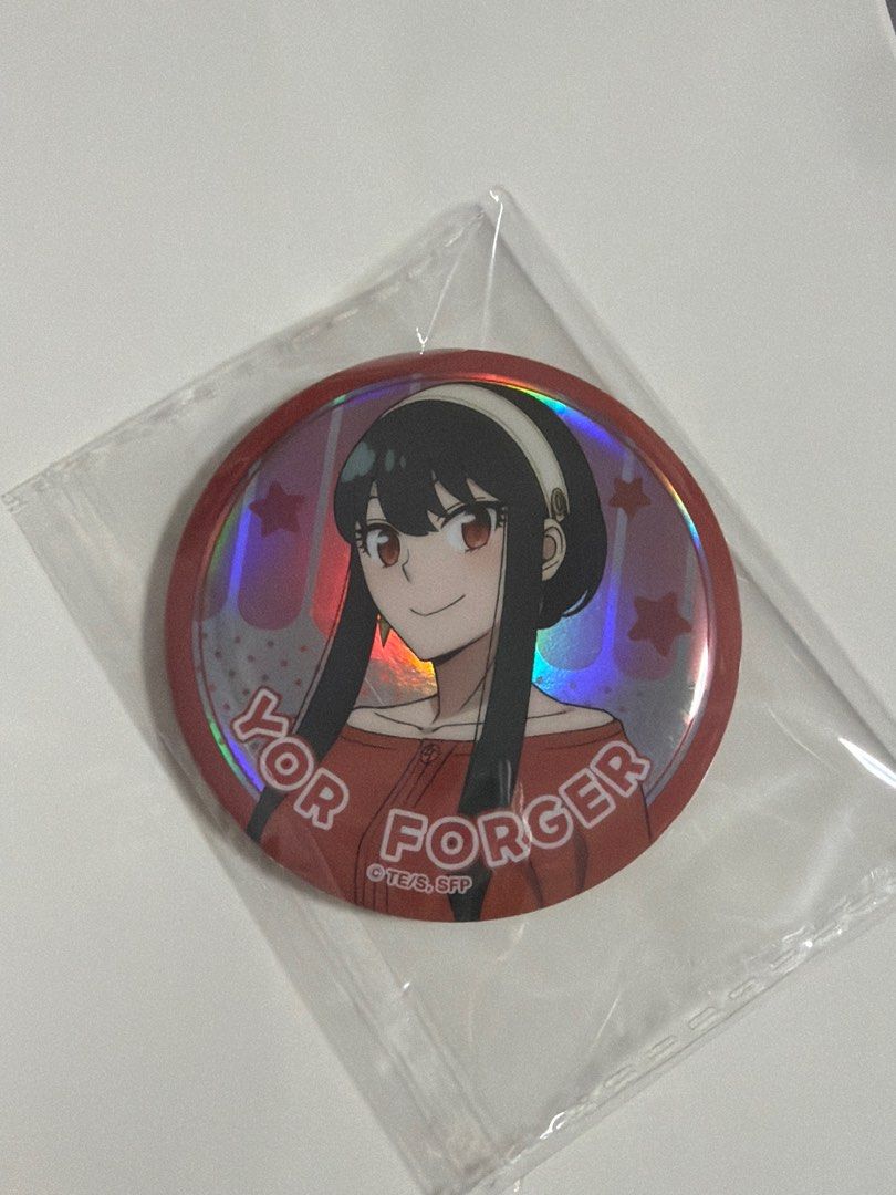 Official Spy x Family Yor Forger Pin/Badge, Hobbies & Toys, Memorabilia ...