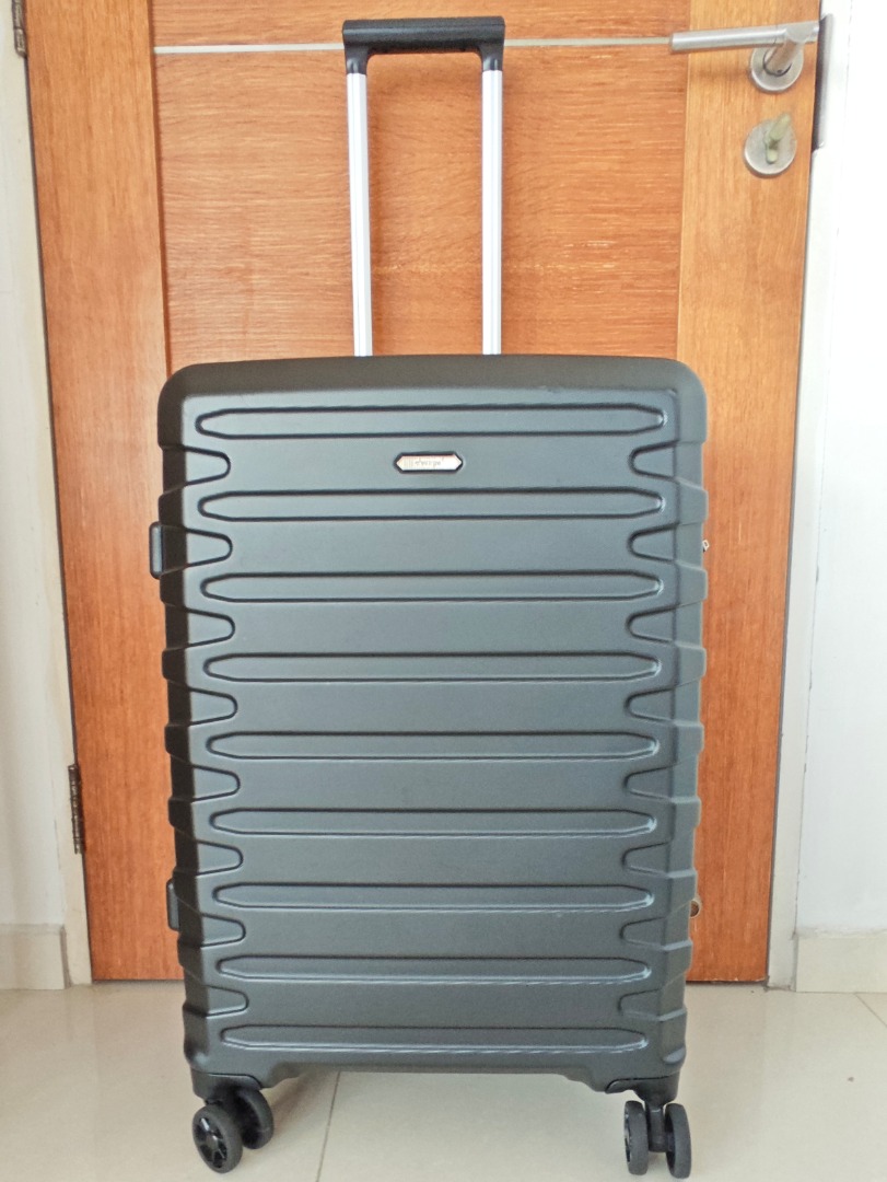 25" Verge Luggage - Black, Hobbies & Toys, Travel, Luggage on Carousell