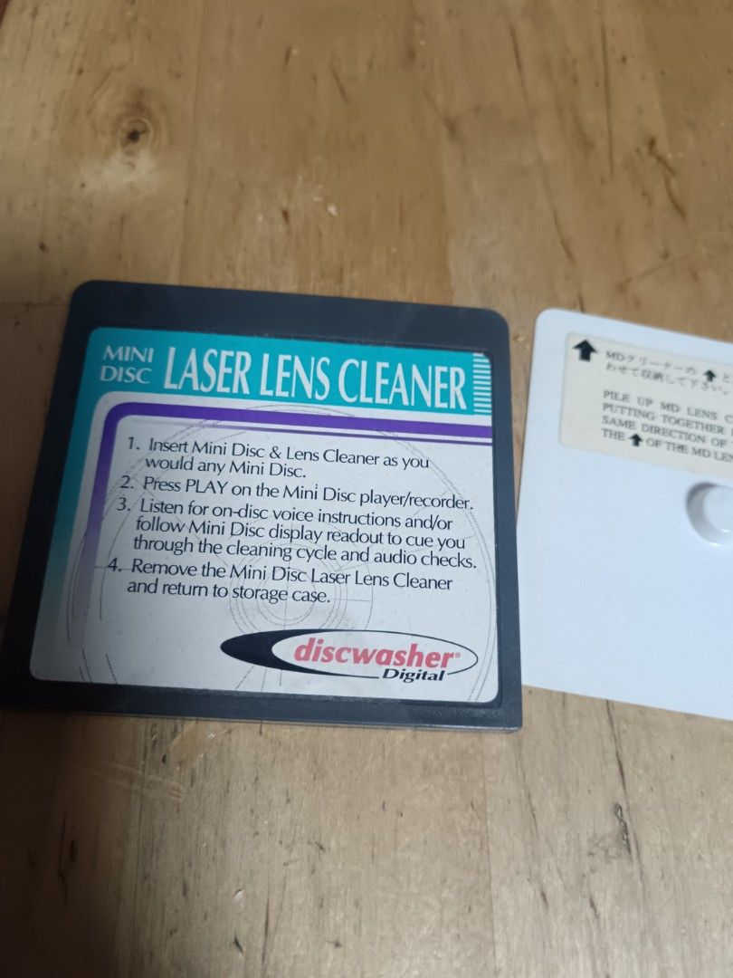 Discwasher Mini Disc Laser Lens Cleaner, 家庭電器, 其他家庭電器 - Carousell