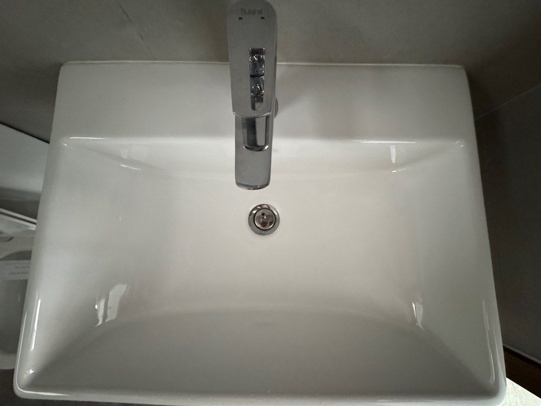 HDB Toilet Basin and Tap, Furniture & Home Living, Bathroom & Kitchen ...