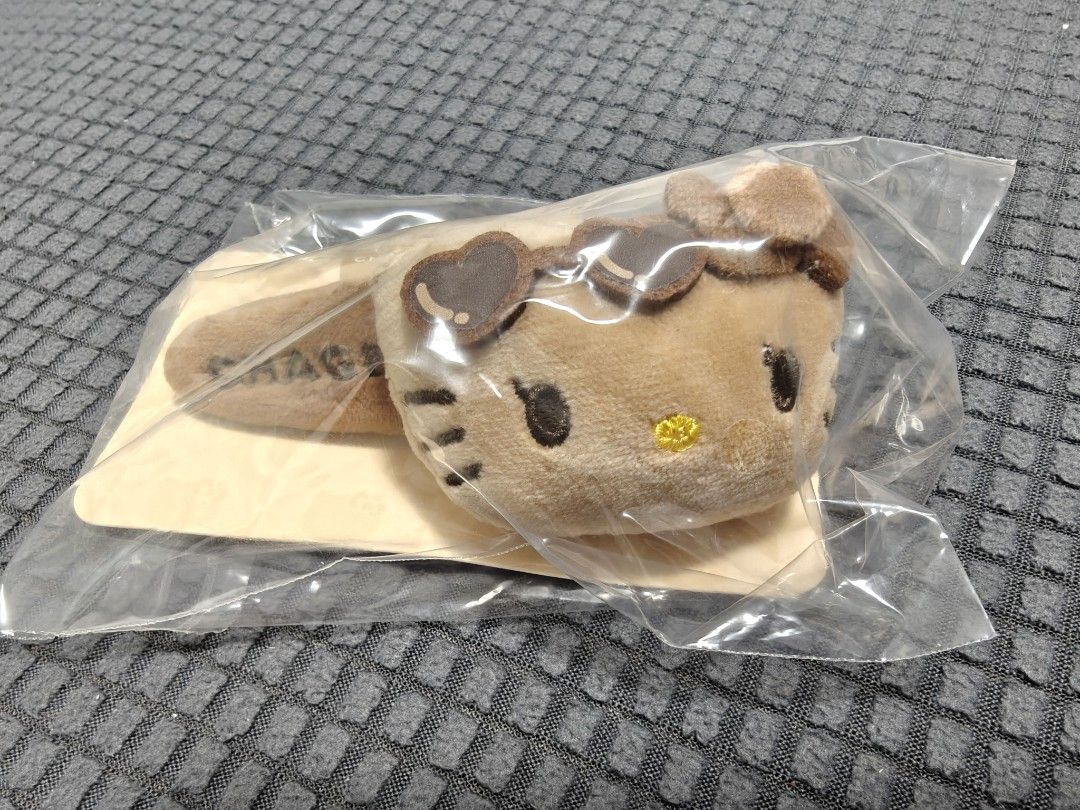 Hello kitty hairclip chagee, Hobbies & Toys, Memorabilia & Collectibles ...