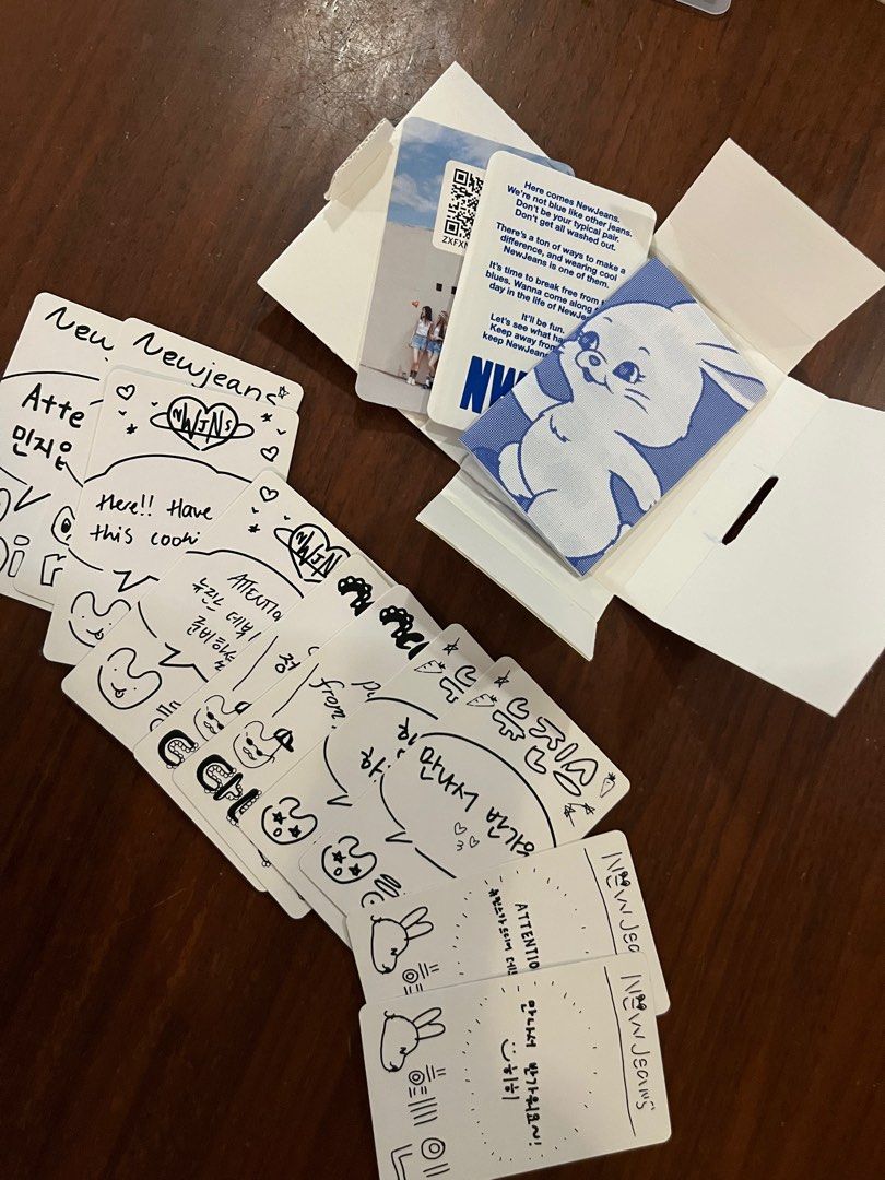 NewJeans 1st EP (Weverse Albums ver.), Hobbies & Toys, Collectibles ...