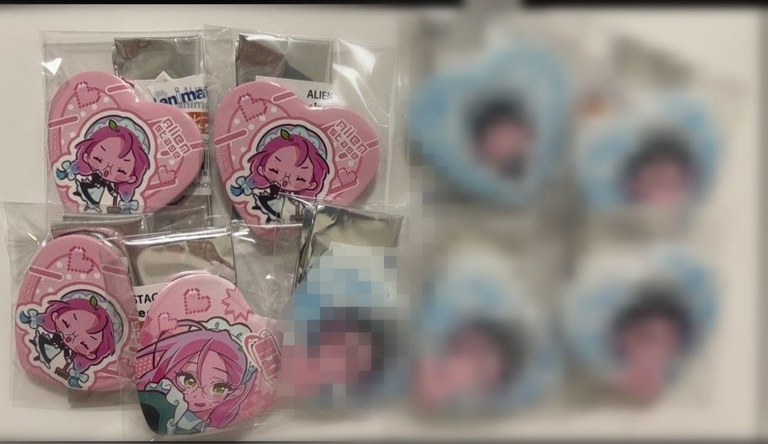 Official alien stage mizi love shape badge japan animate, Hobbies ...