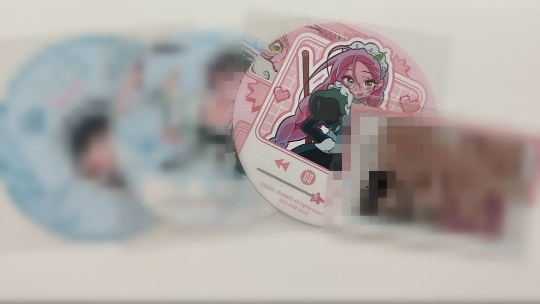 Official alien stage mizi love shape badge japan animate, Hobbies ...