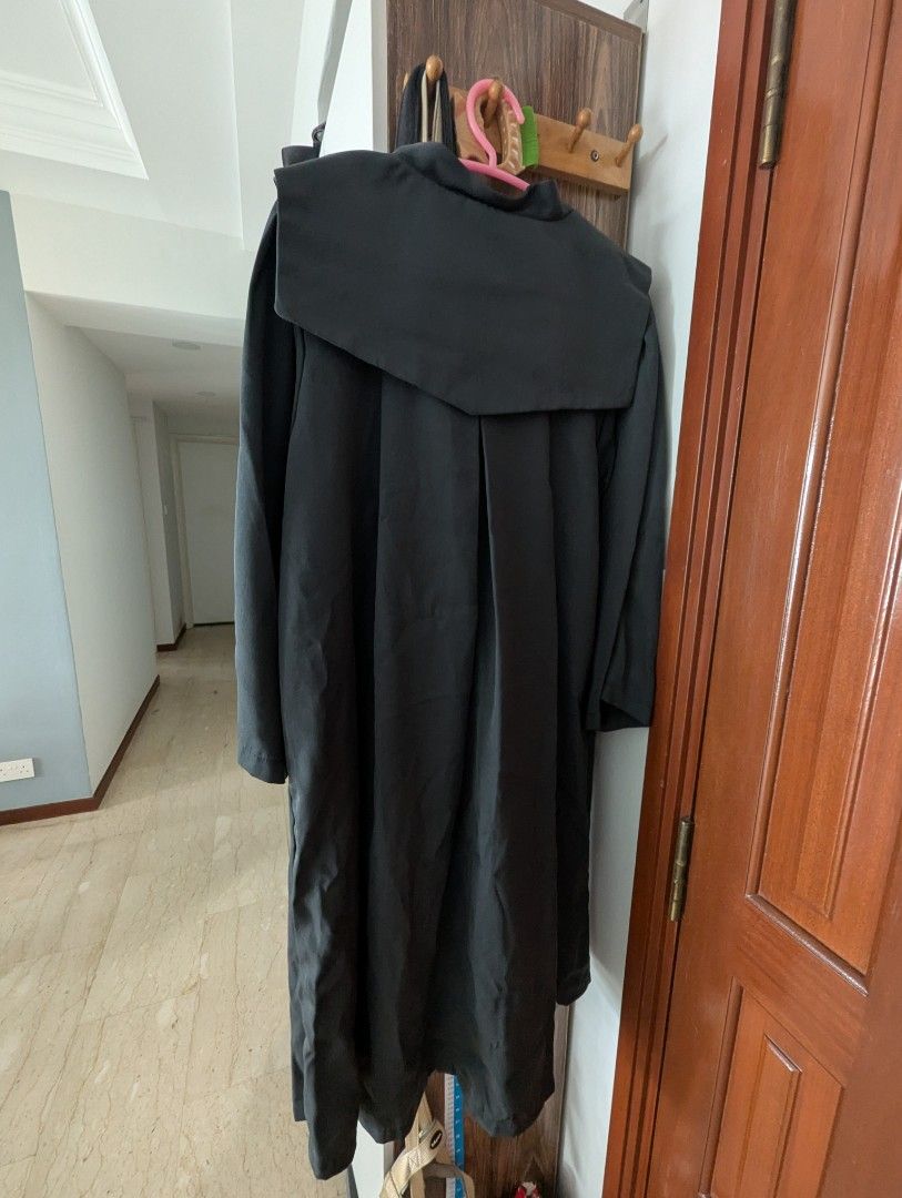 Temasek polytechnic graduation gown, Everything Else on Carousell