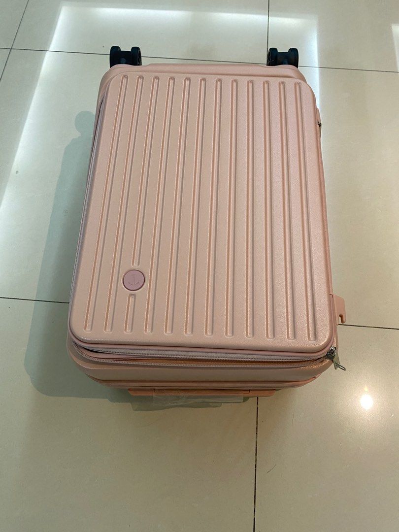 22 inch open top expandable luggage, Hobbies & Toys, Travel, Luggage on ...
