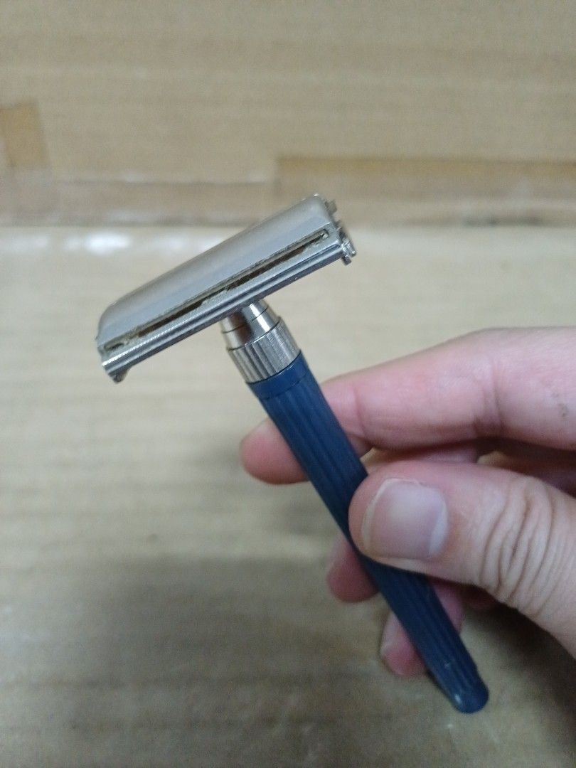 (31UFK) Gillette Razor with Blue Handle 刮胡刀, Hobbies & Toys ...