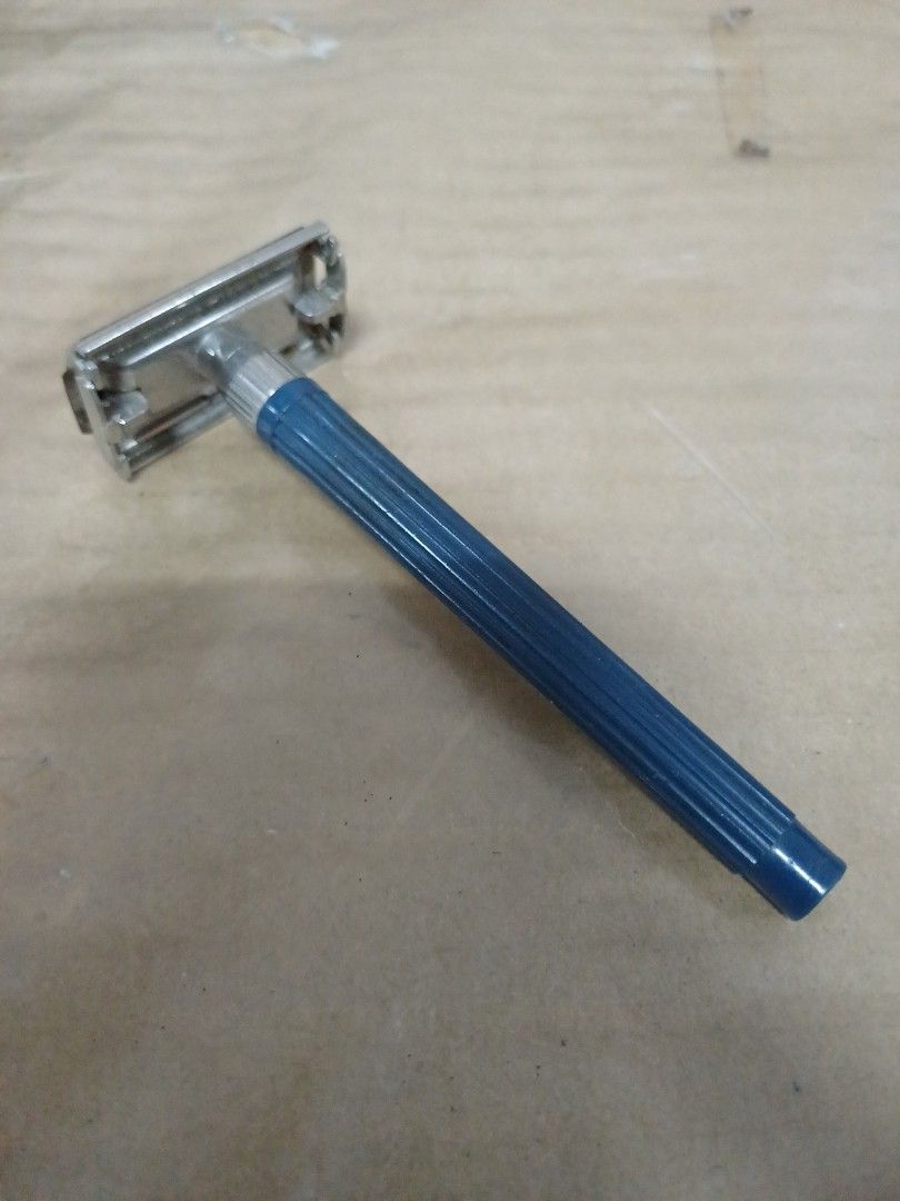 (31UFK) Gillette Razor with Blue Handle 刮胡刀, Hobbies & Toys ...