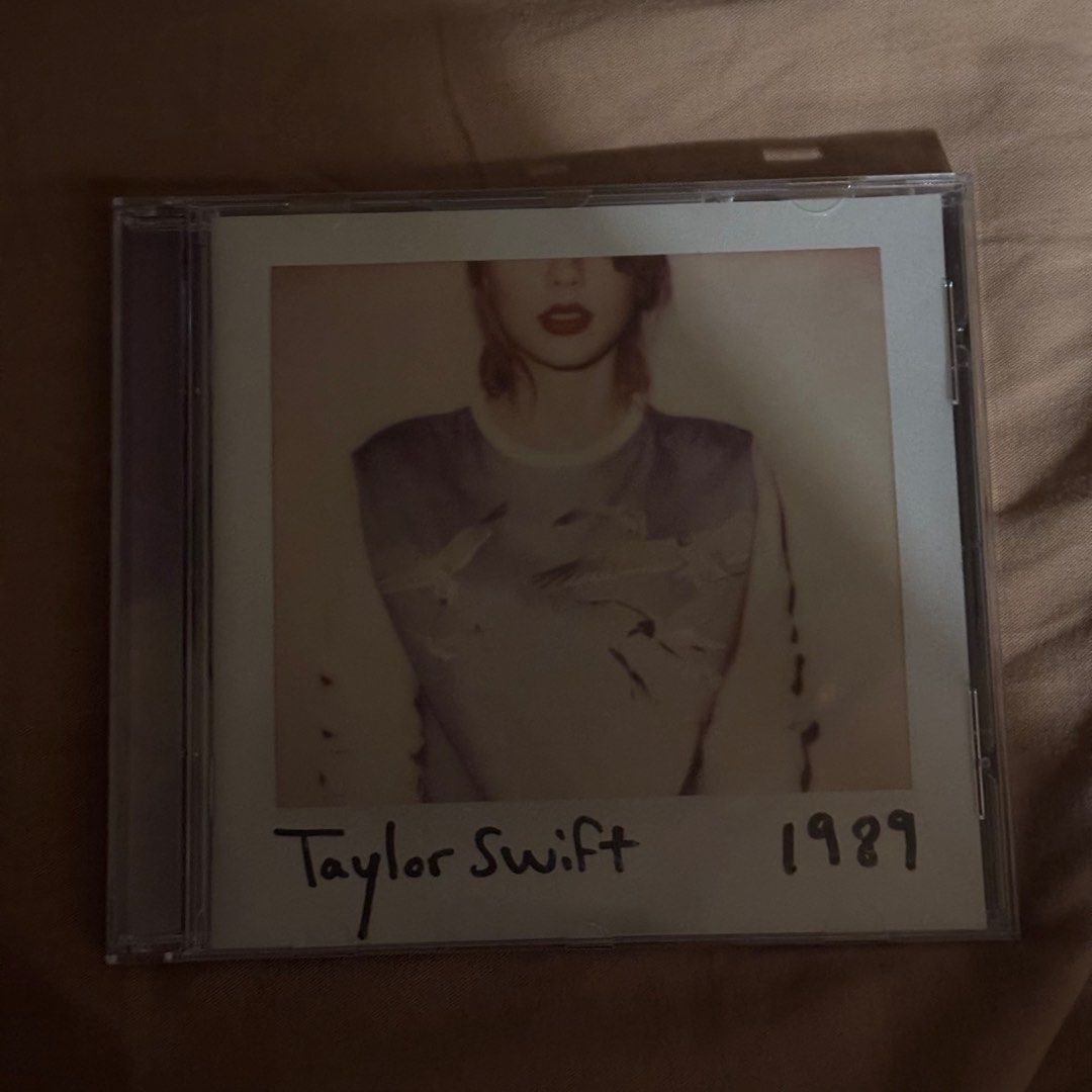 💿 1989 by taylor swift cd, Hobbies & Toys, Music & Media, CDs & DVDs on ...