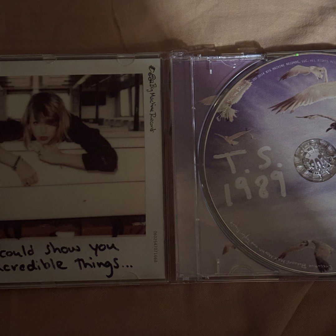 💿 1989 by taylor swift cd, Hobbies & Toys, Music & Media, CDs & DVDs on ...