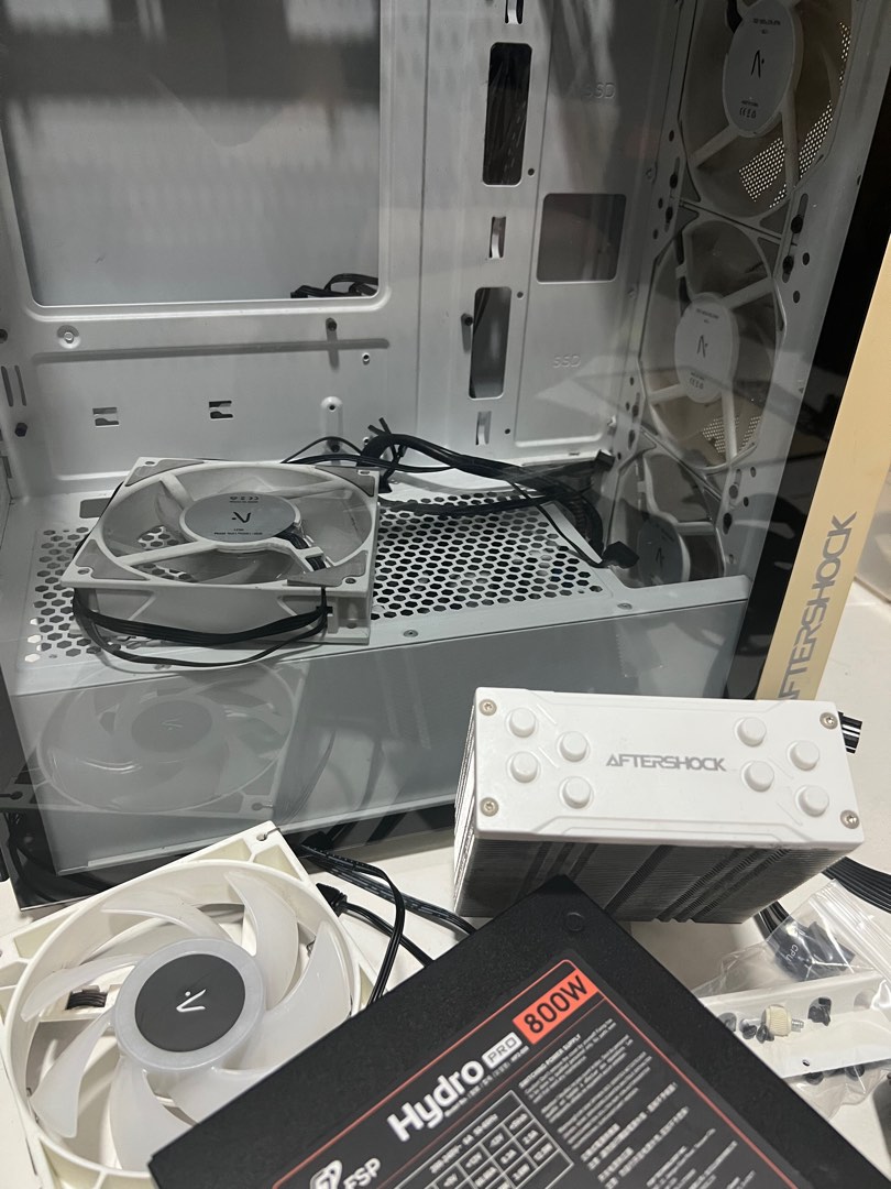 Aftershock rapid chassis white, Computers & Tech, Parts & Accessories ...
