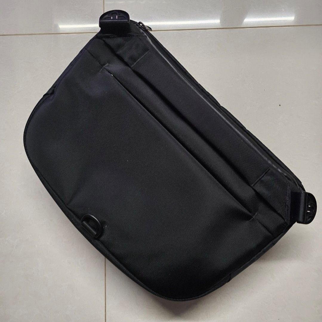 Bravo Sling Max V2 - Alpaka, Men's Fashion, Bags, Sling Bags on Carousell