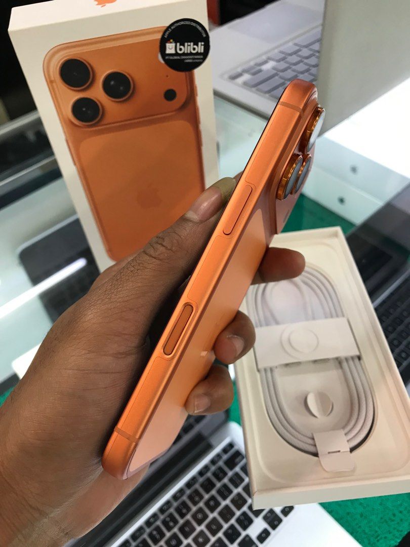 Iphone 17 pro 256gb second like new, Telepon Seluler & Tablet ...