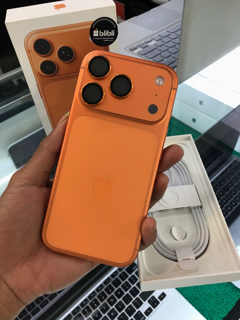 Iphone 17 pro 256gb second like new, Telepon Seluler & Tablet ...