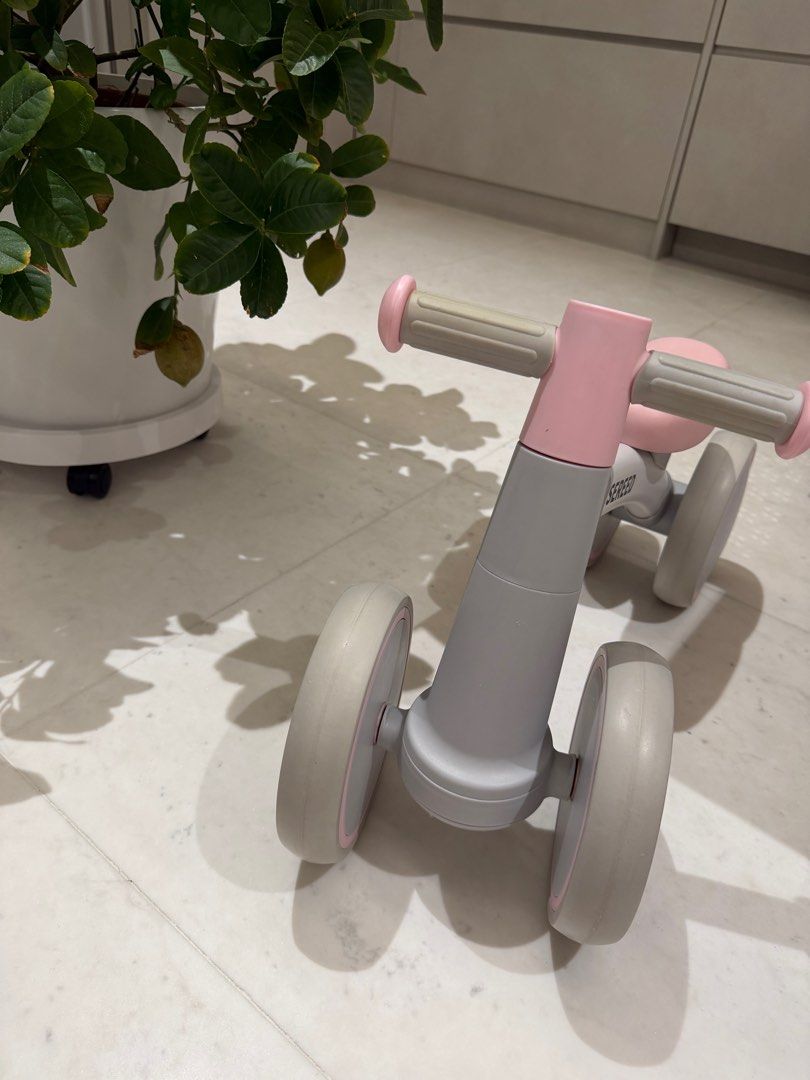 kids’ ride-on scooter, Babies & Kids, Going Out, Strollers on Carousell