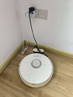Roborock Robot Vacuum with Auto-Empty Station, TV & Home Appliances ...