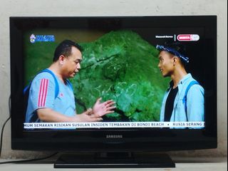 Samsung 46 inch FHD LED TV good condition with remote control little ...