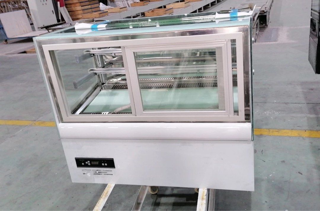 Table top Cake chiller L900, Furniture & Home Living, Bathroom ...