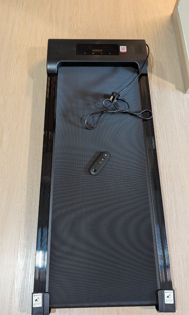 Walking pad/threadmill, Sports Equipment, Exercise & Fitness, Cardio ...