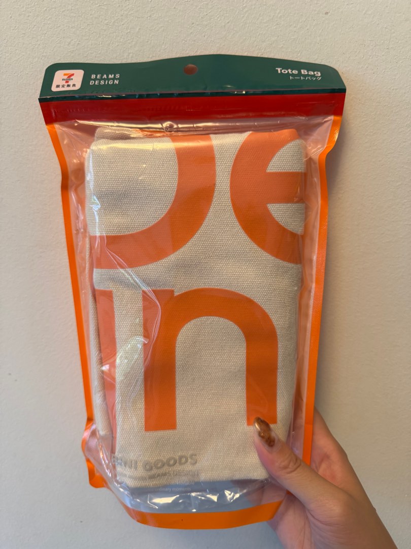 7-Eleven x BEAMS DESIGN Tote Bag - Brand New, Women's Fashion, Bags ...