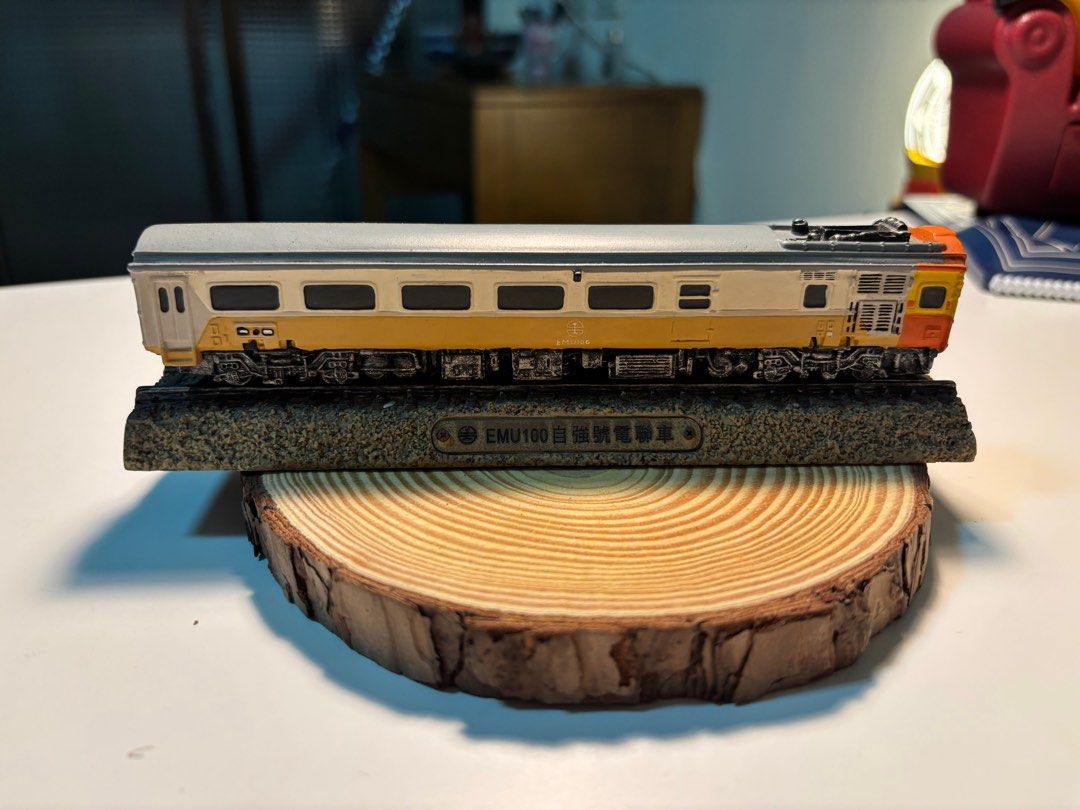 台鐵 EMU100 自強號電聯車｜初代自強號｜盒裝收藏模型｜新年大放送, 書籍、休閒與玩具, 收藏、紀念品, 其他古董在旋轉拍賣