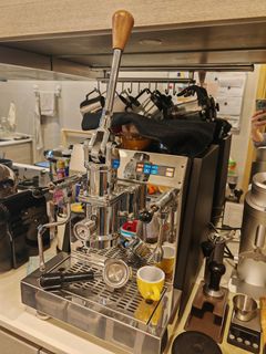 De'Longhi Espresso Machine, 家庭電器, 廚房電器, 咖啡機及咖啡壺 - Carousell