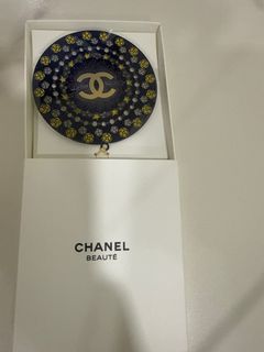 Chanel CC Logo Christmas Ornaments and charms, Luxury, Accessories on ...