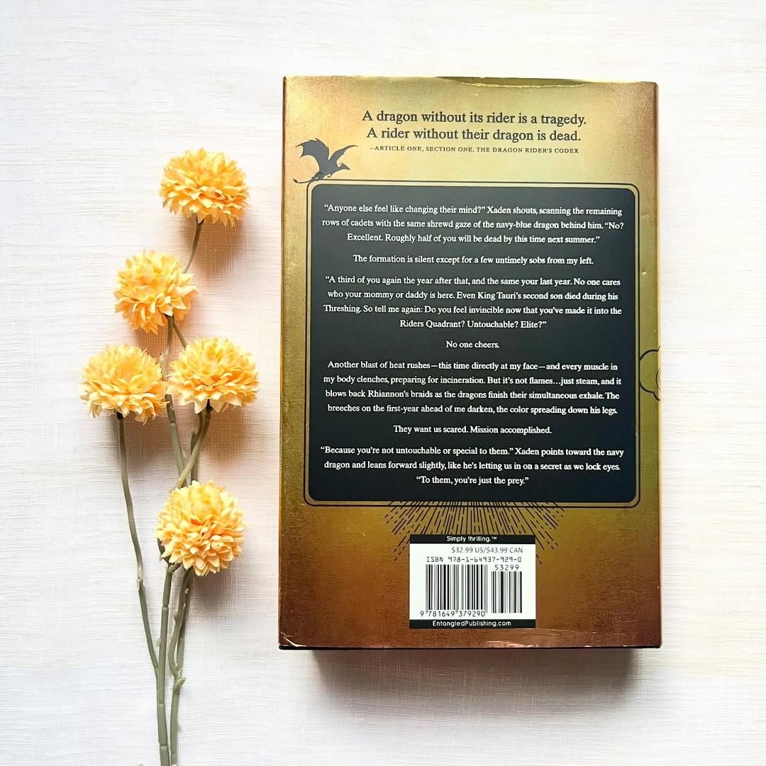 Fourth Wing (Wing and Claw Collection) by Rebecca Yarros - Hardcover ...