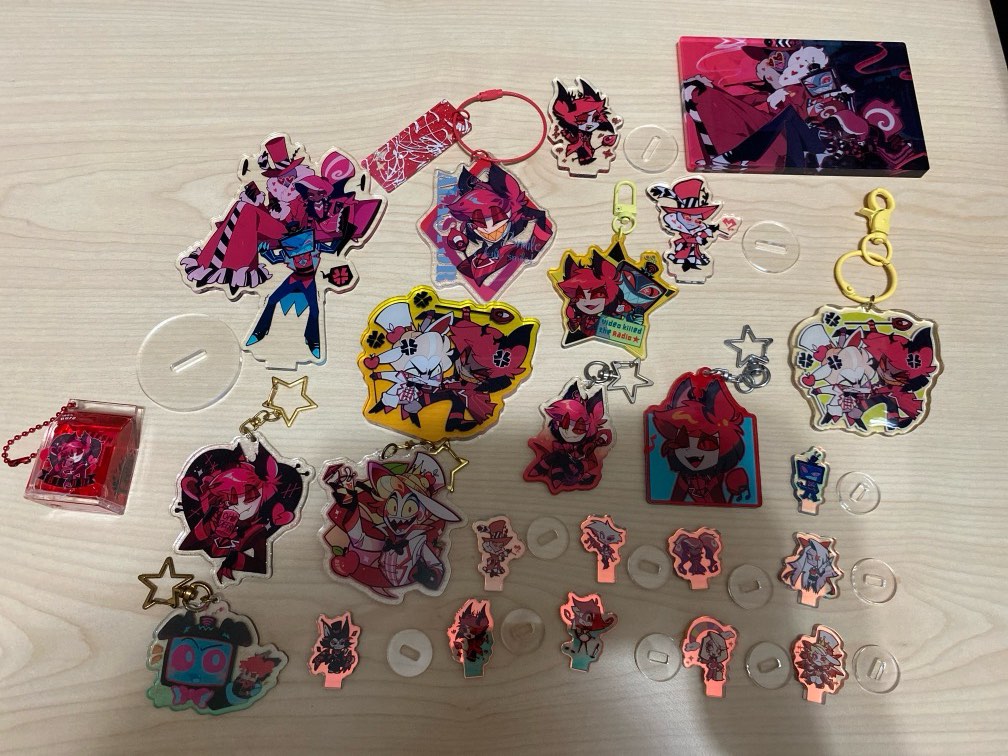 Hazbin hotel merch keychains acrylic blocks / stands Vox alastor ...