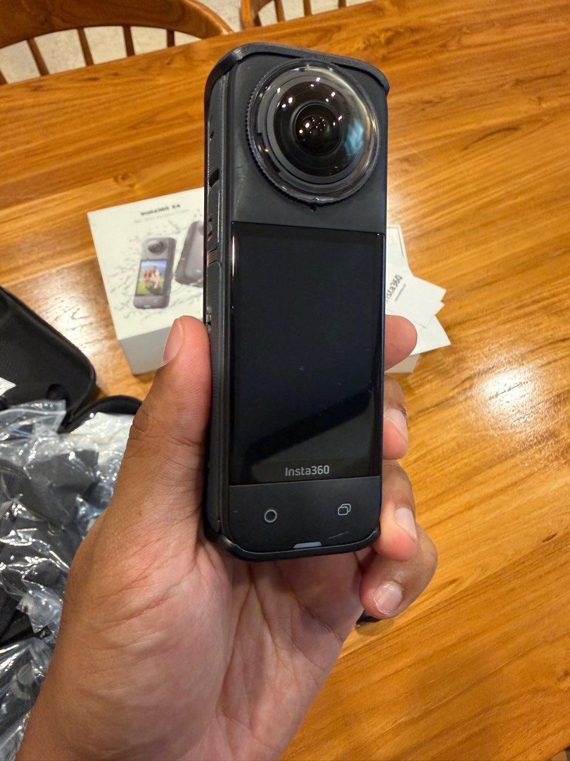 Insta360 x4 Super Combo Bundle, Photography, Cameras on Carousell