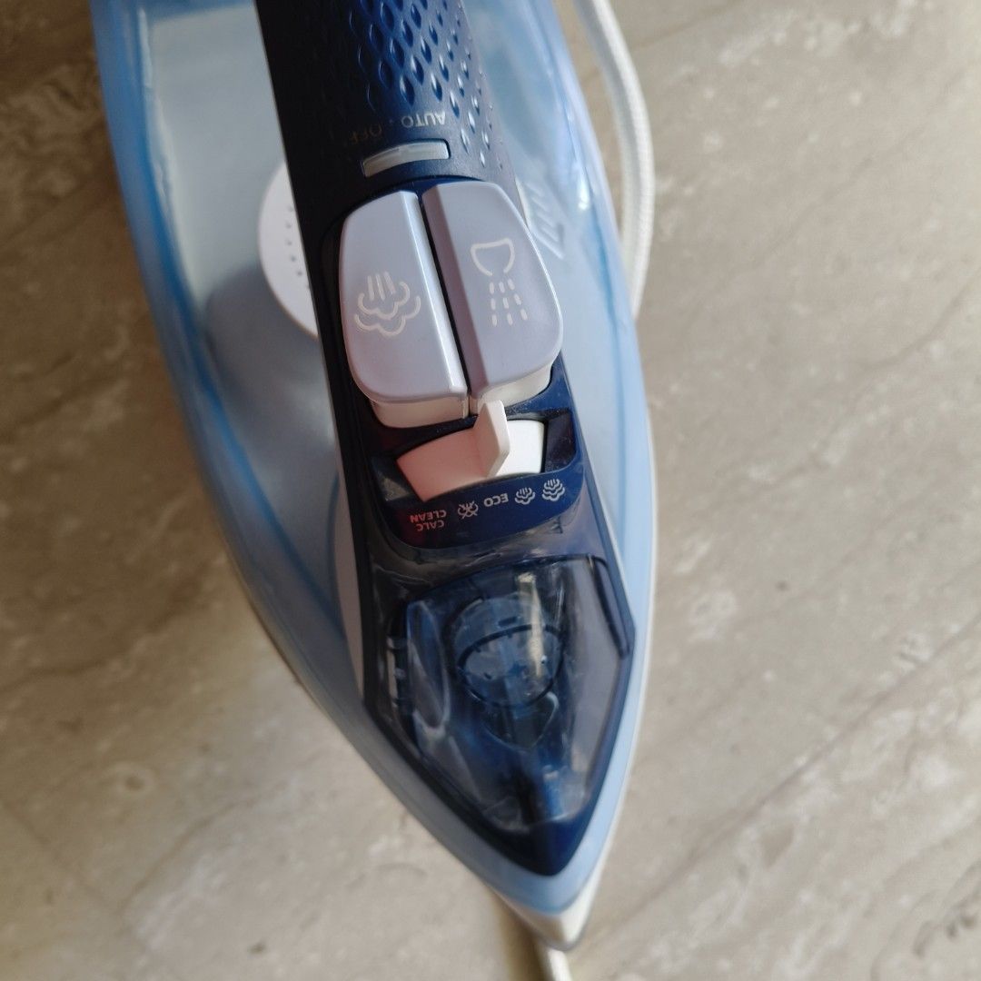 Philips Steam Glide Plus Iron, TV & Home Appliances, Irons & Steamers on Carousell