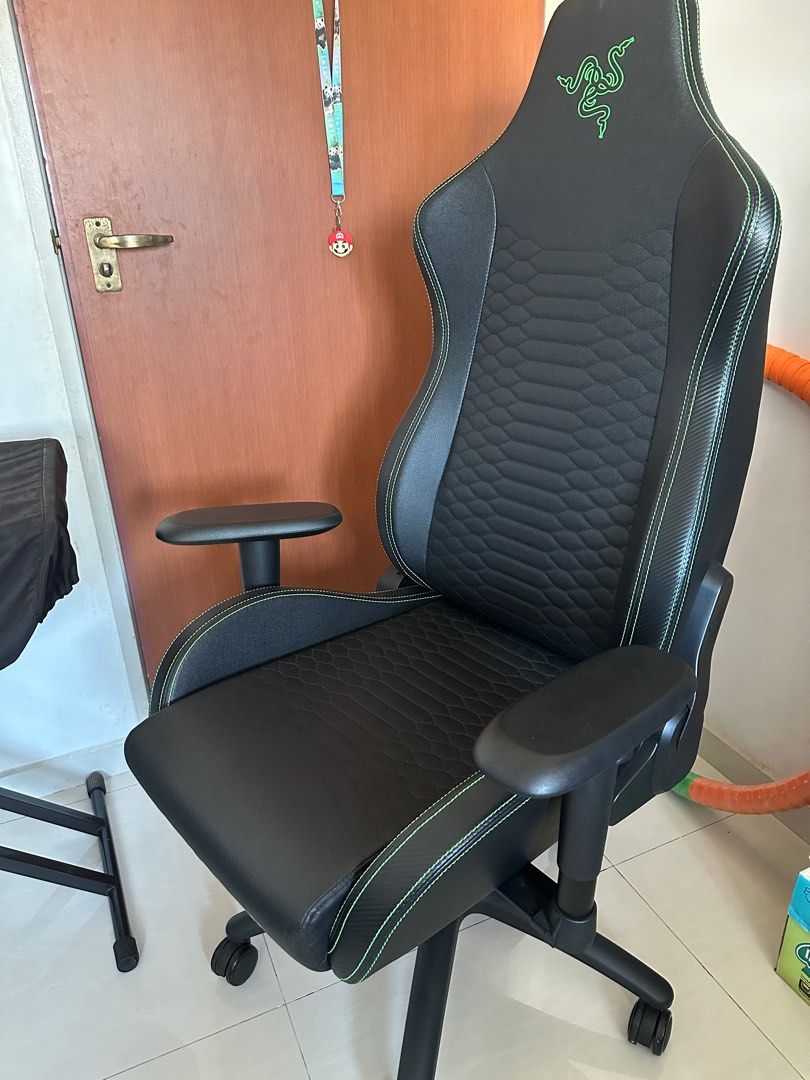 Razer Iskur V2 Gaming Chair, Furniture & Home Living, Furniture, Chairs ...