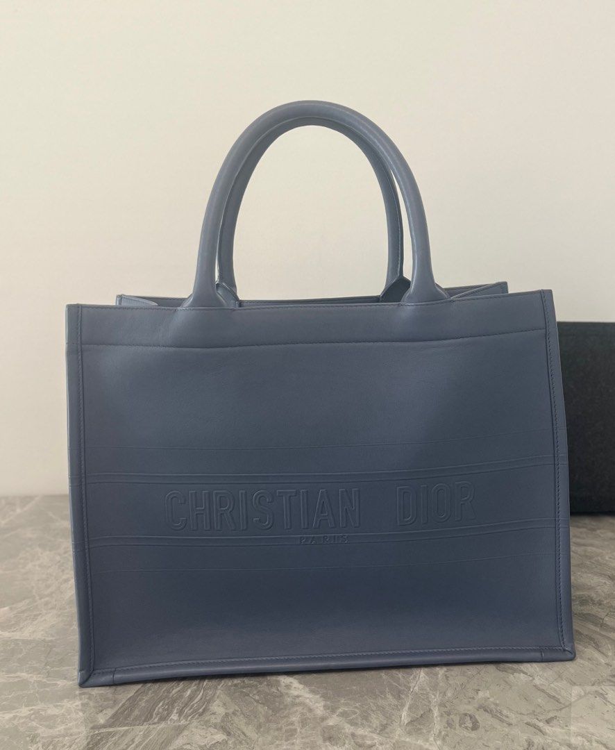 Dior book tote, 名牌, 手袋及銀包 - Carousell
