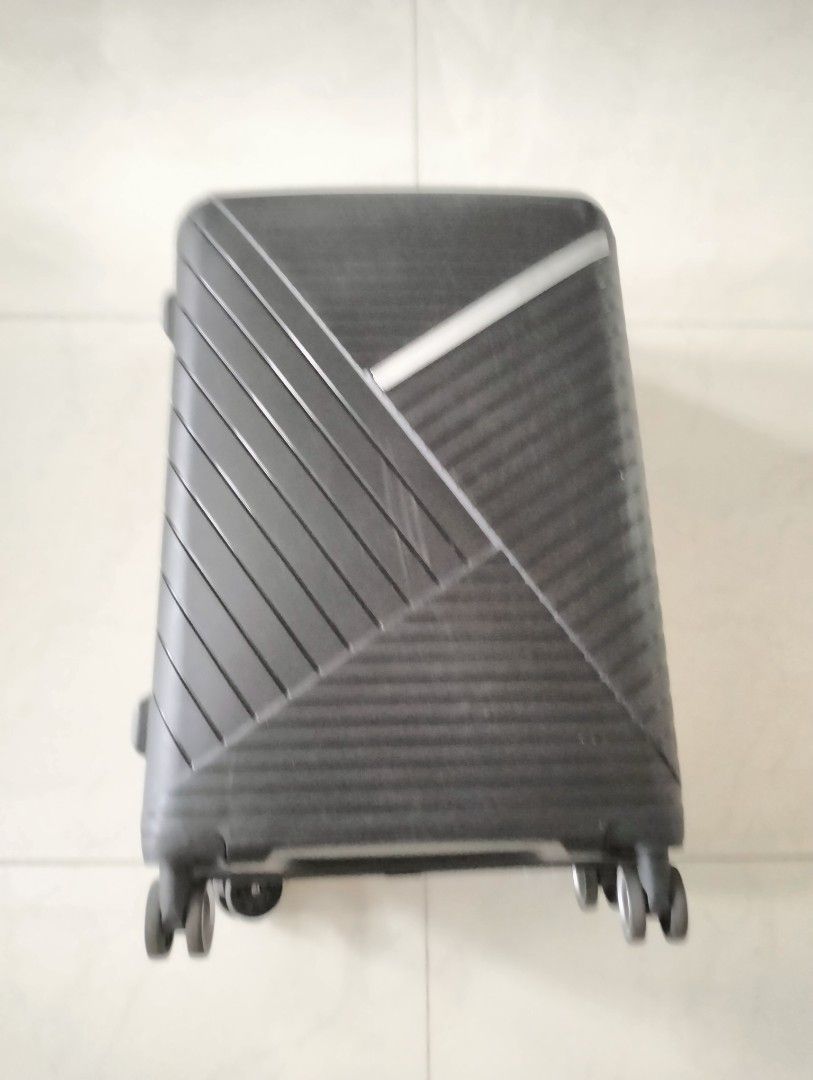 24" Bon Air Spinner Suitcase, Hobbies & Toys, Travel, Luggage on Carousell