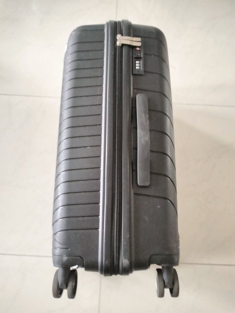 24" Bon Air Spinner Suitcase, Hobbies & Toys, Travel, Luggage on Carousell