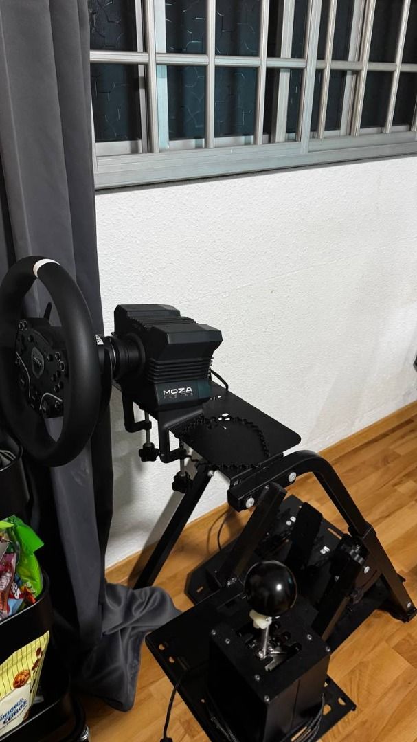 MOZA R5 Bundle With Clutch, Video Gaming, Gaming Accessories ...