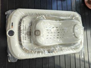 Baby Bathtub |Ergonomic |spine support, Babies & Kids, Bathing ...