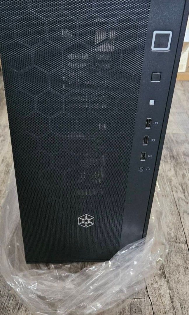 SilverStone Technology FARA R1 V2, Black Tempered Glass Side Panel, Mid ...