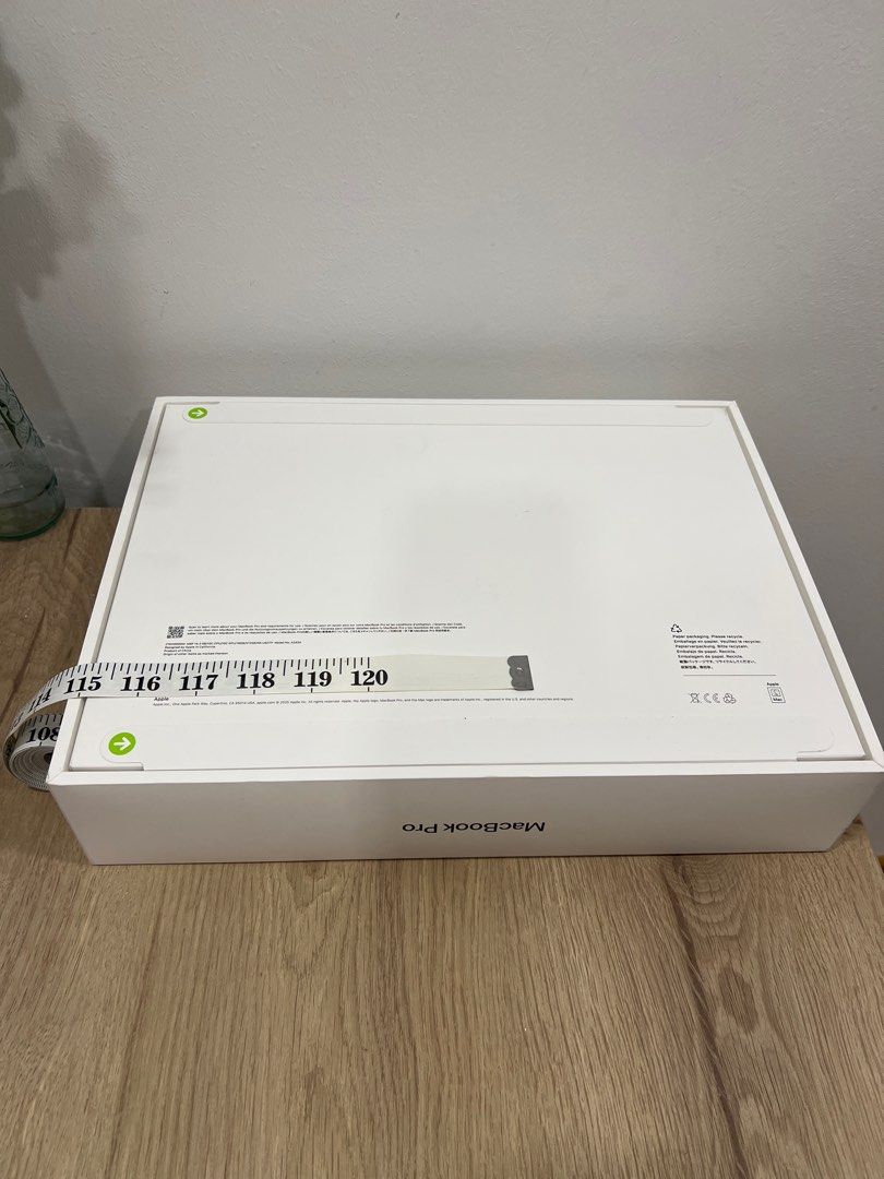 Apple MacBook Pro 14” M5 Chip- 16GB / 512GB-Space Black - Brand New and ...