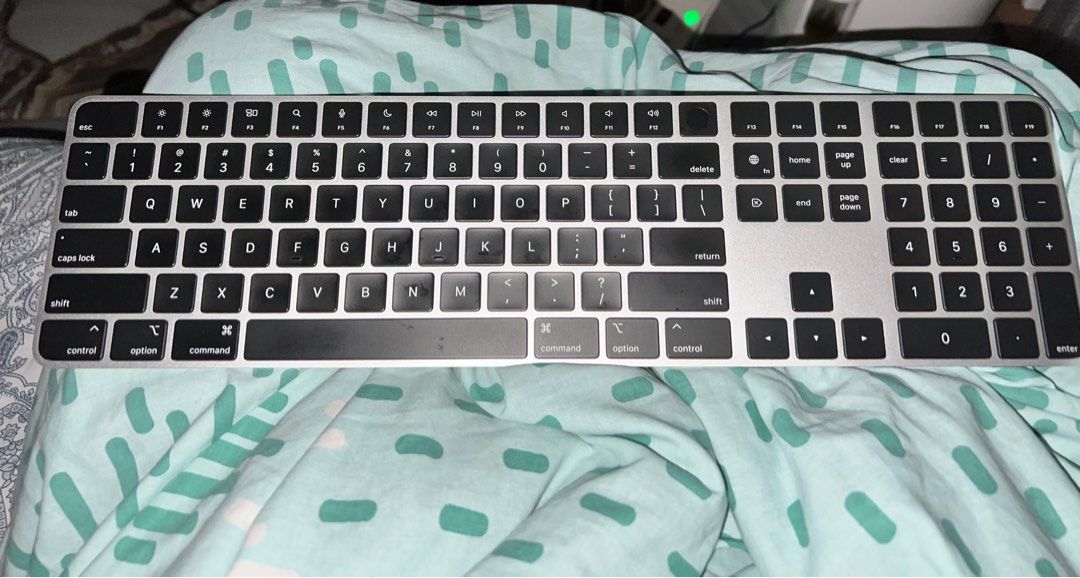 Apple Magic Keyboard with Touch ID (USB-C), Computers & Tech, Parts ...