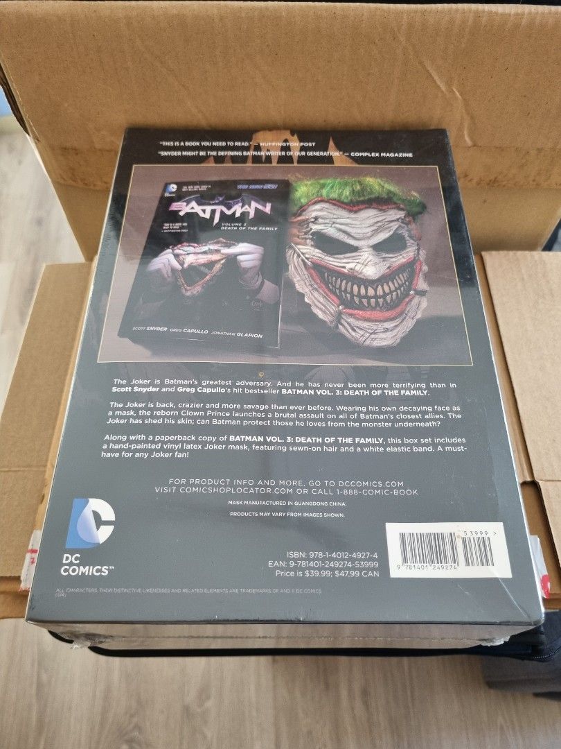 Batman Death of the Family Book & Mask Set, Hobbies & Toys, Books ...
