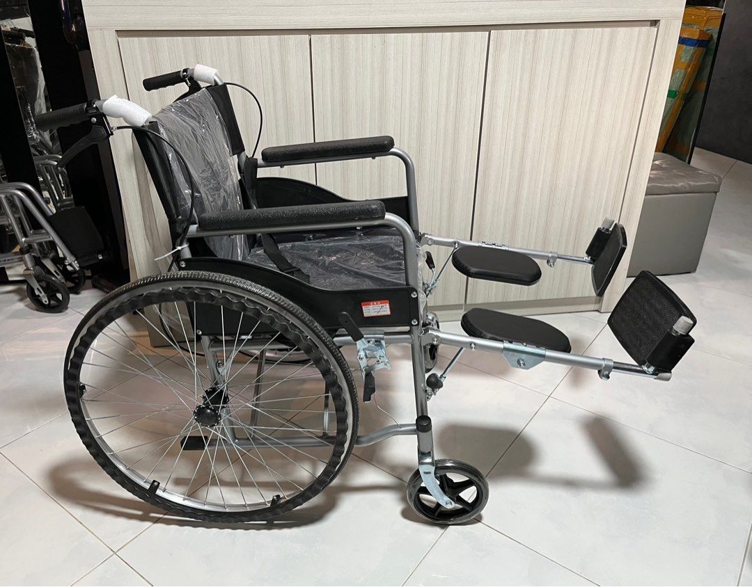 Brand New Leg Elevate Wheelchair With Detachable Table, Health ...